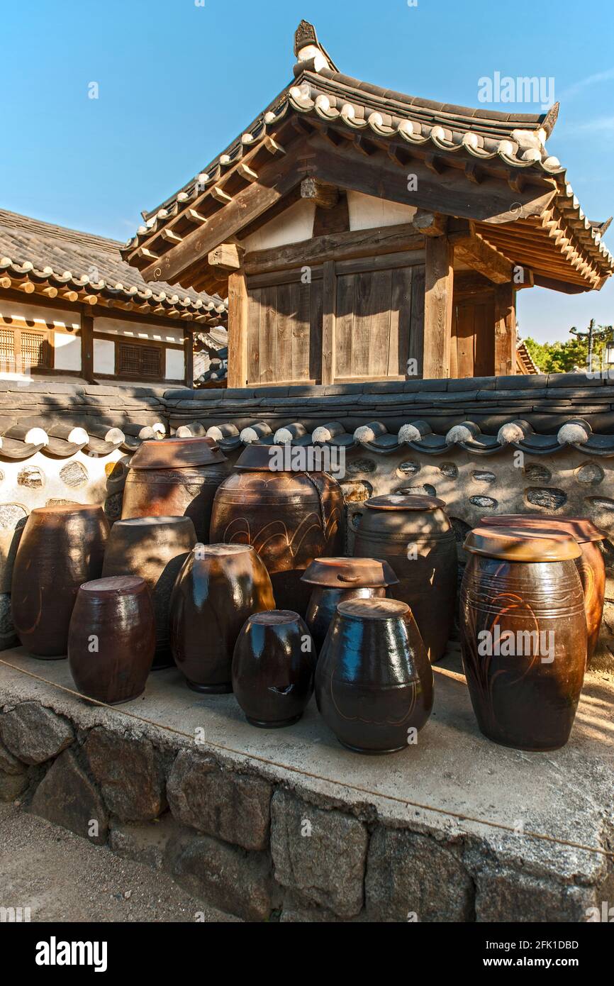 Kimchi pots at Hanok open air museum in Seoul Stock Photo - Alamy