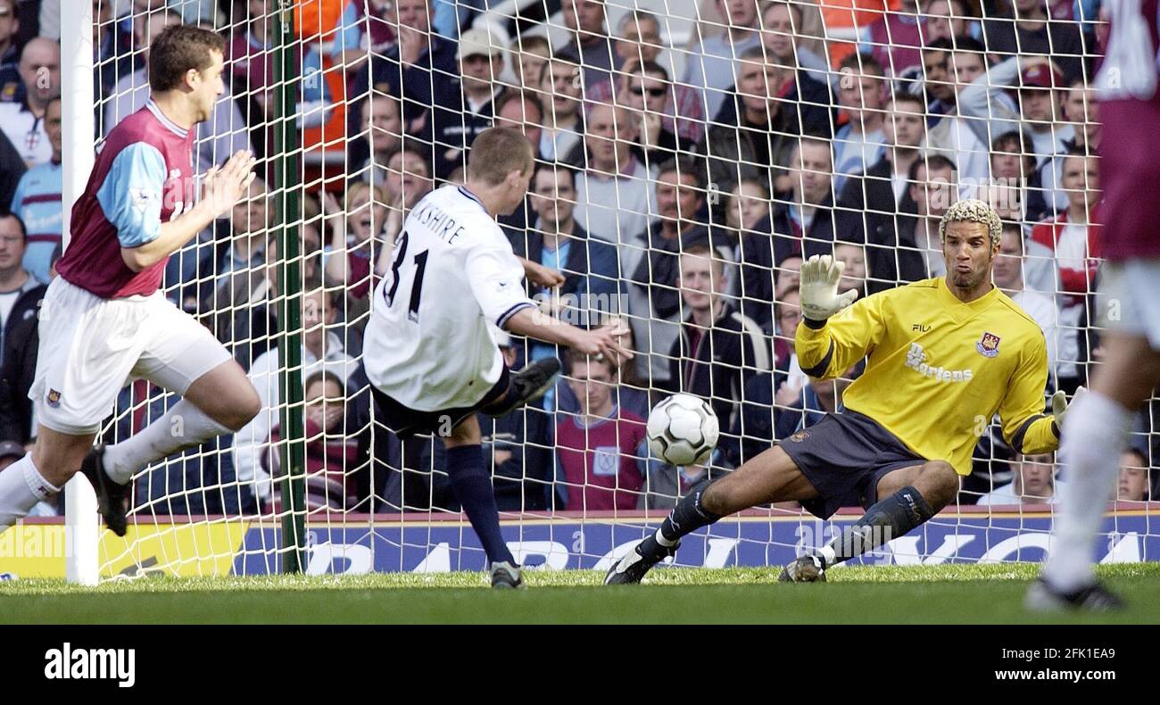 Disallowed goal hi-res stock photography and images - Alamy