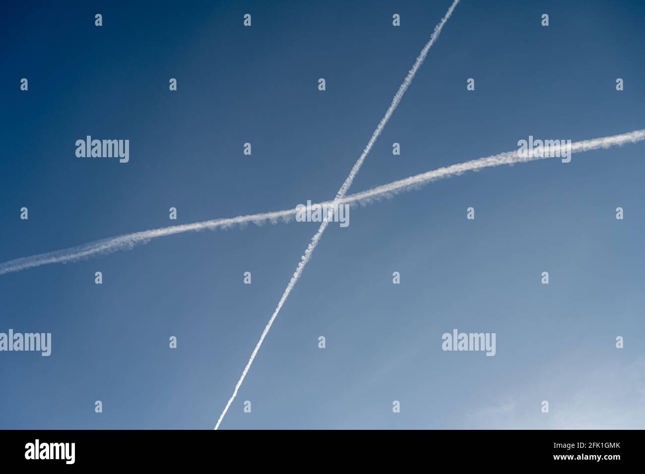 Airplane exhaust hi-res stock photography and images - Alamy