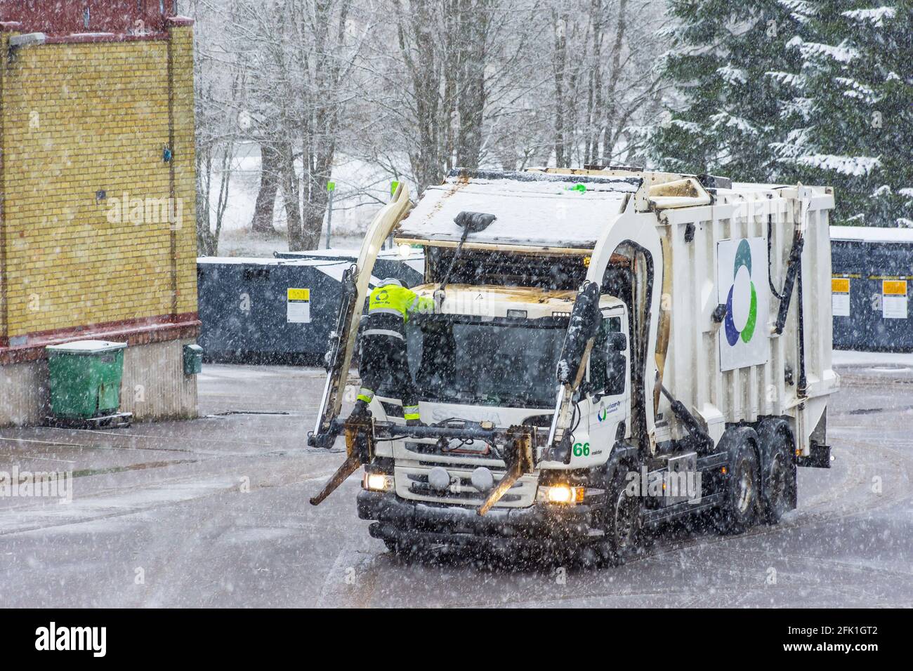 Garbage shovel hi-res stock photography and images - Alamy
