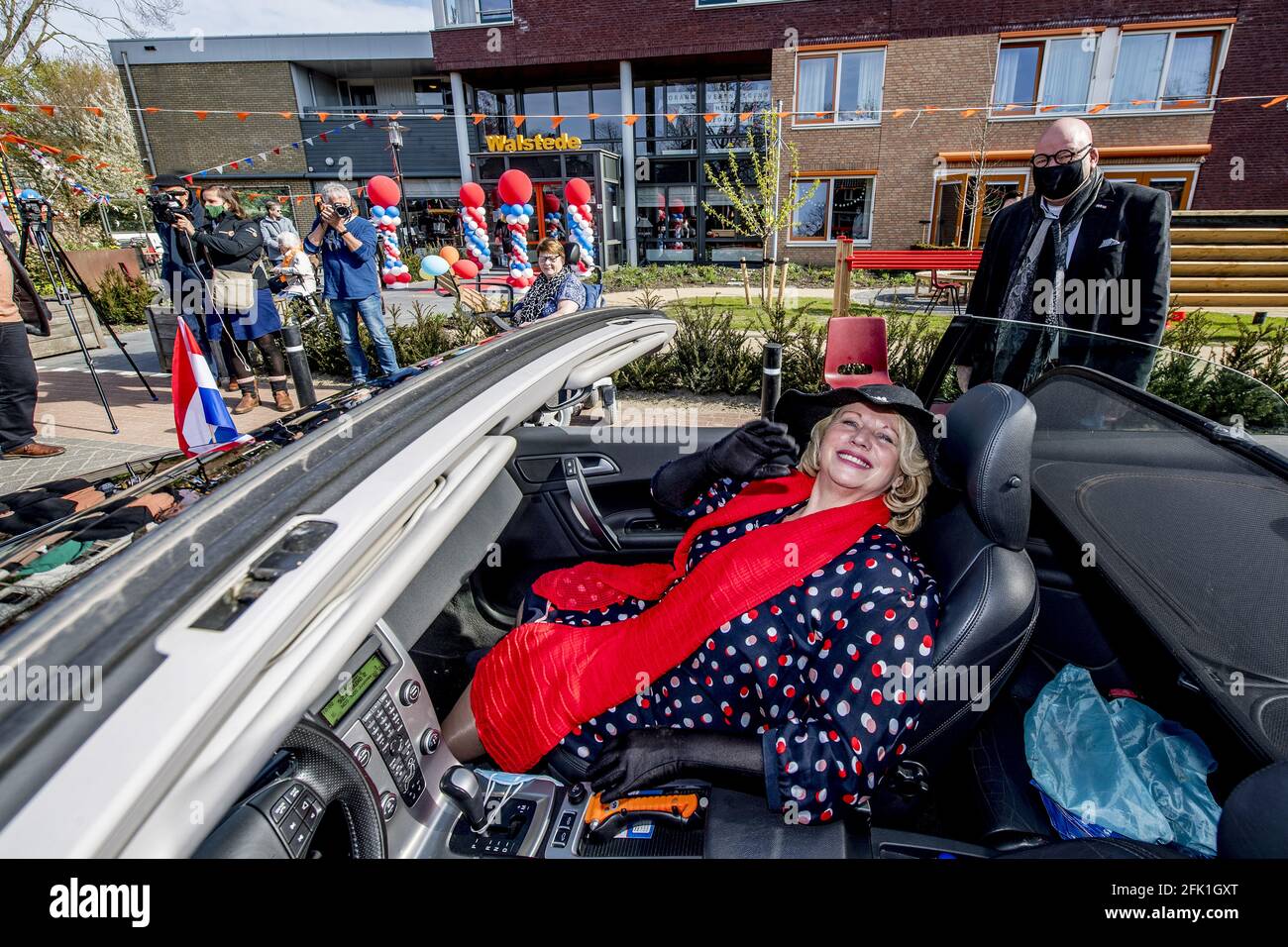 TIEL - 27-04/2021. King's Day Care Center Walstede Look a like Princess ...
