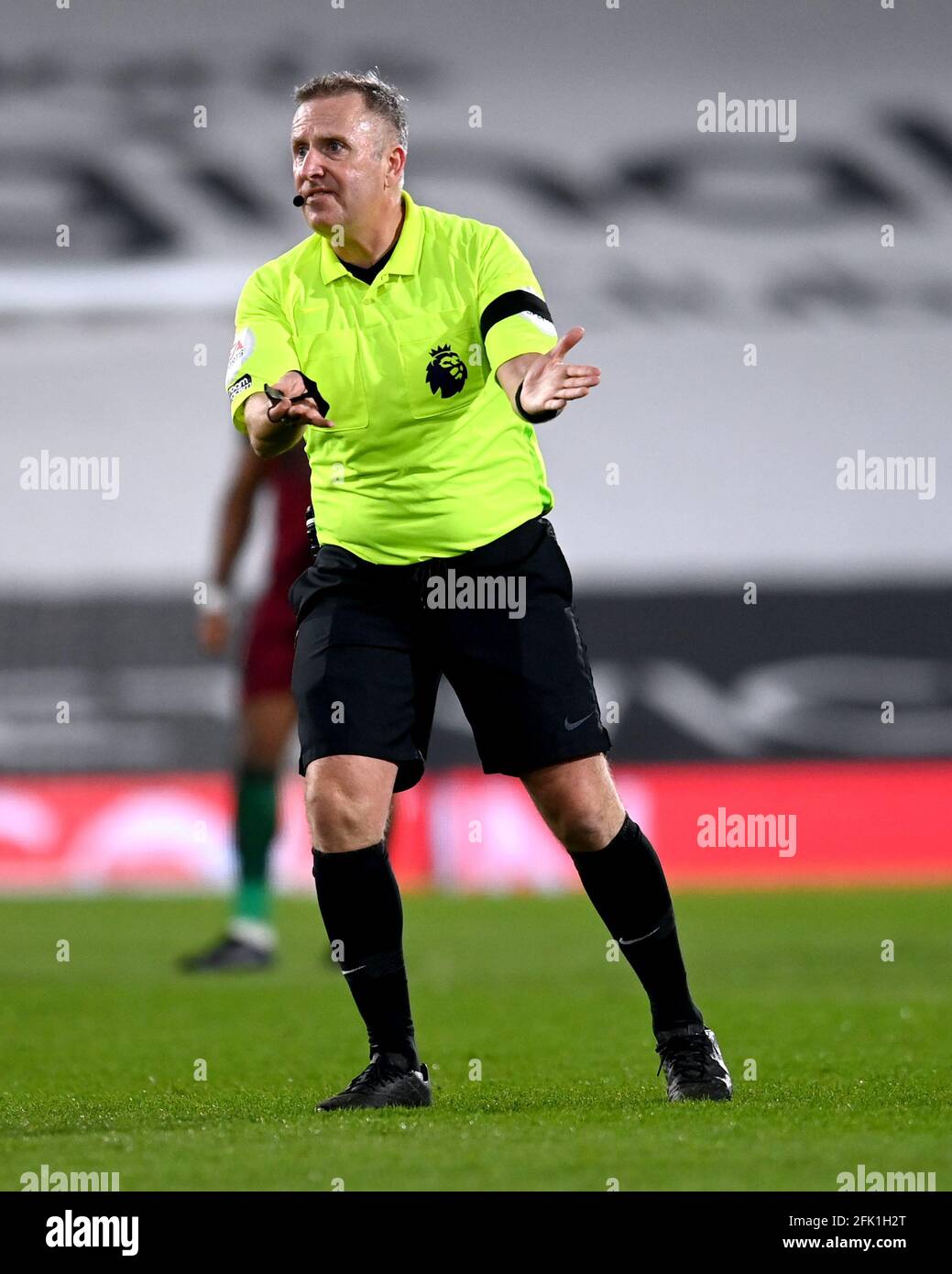 Referee Jonathan Moss during the Premier League match at Craven Cottage ...