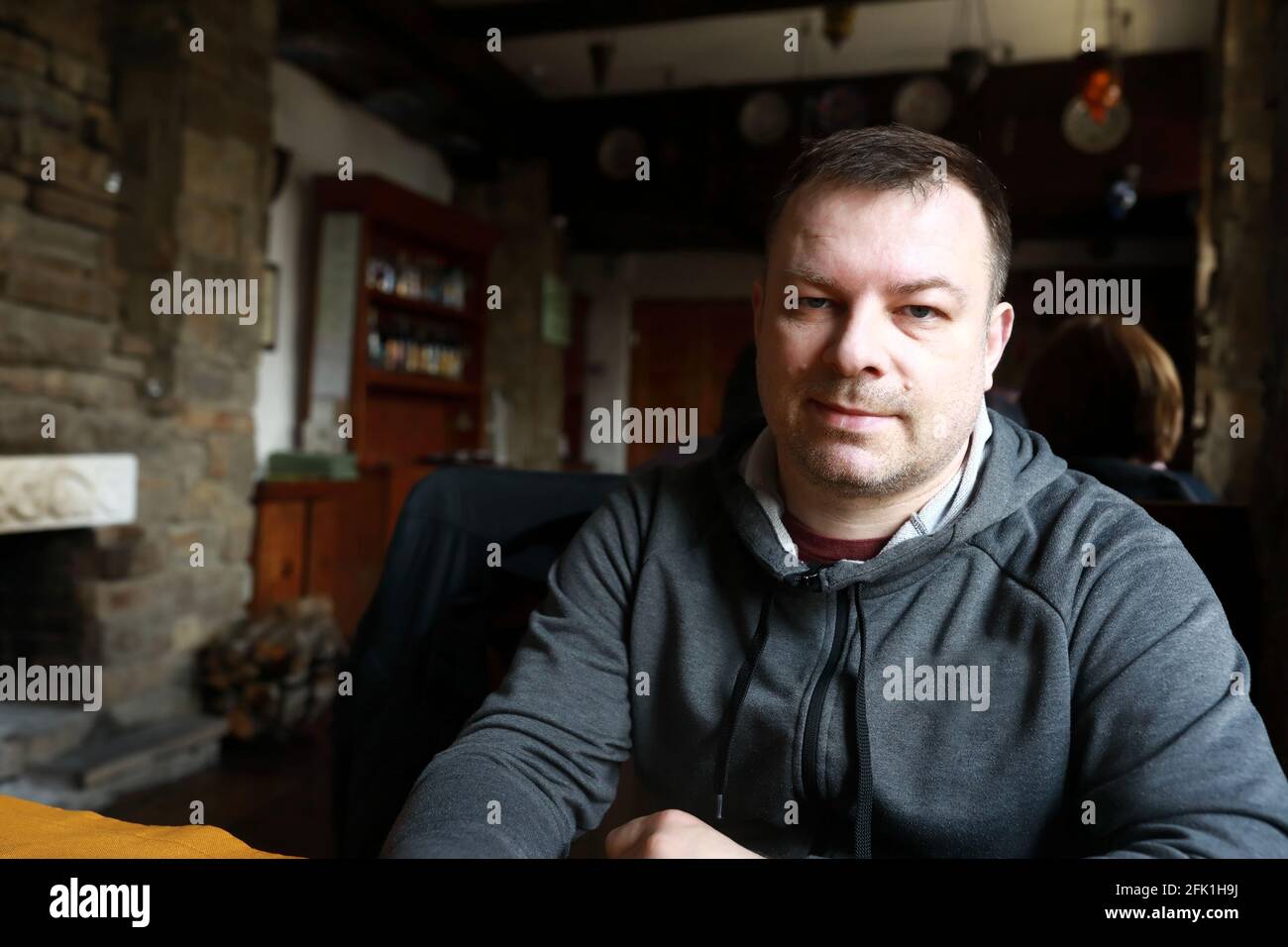 Pub portrait lonely hi-res stock photography and images - Alamy