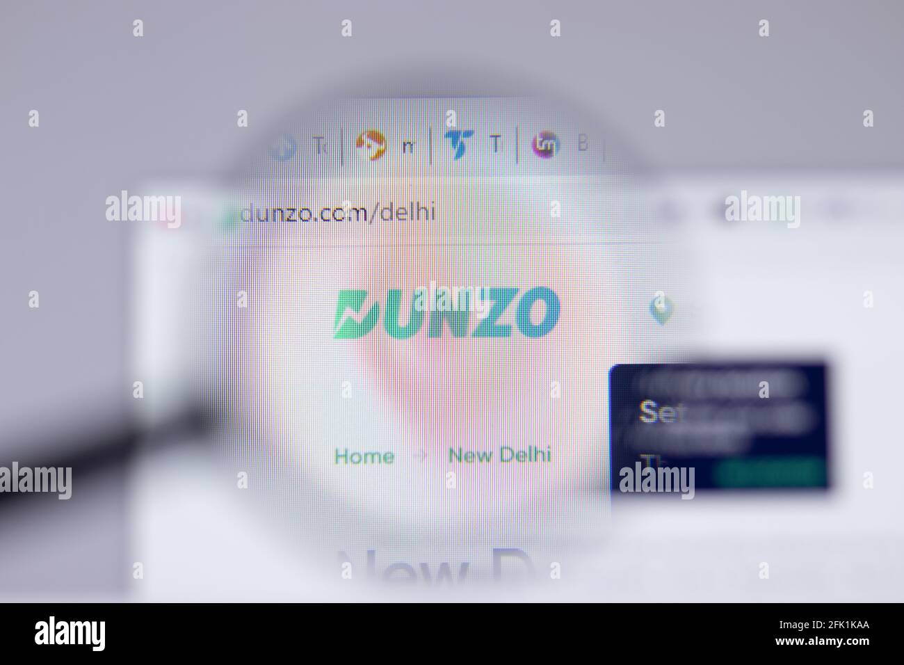 Dunzo logo hi-res stock photography and images - Alamy