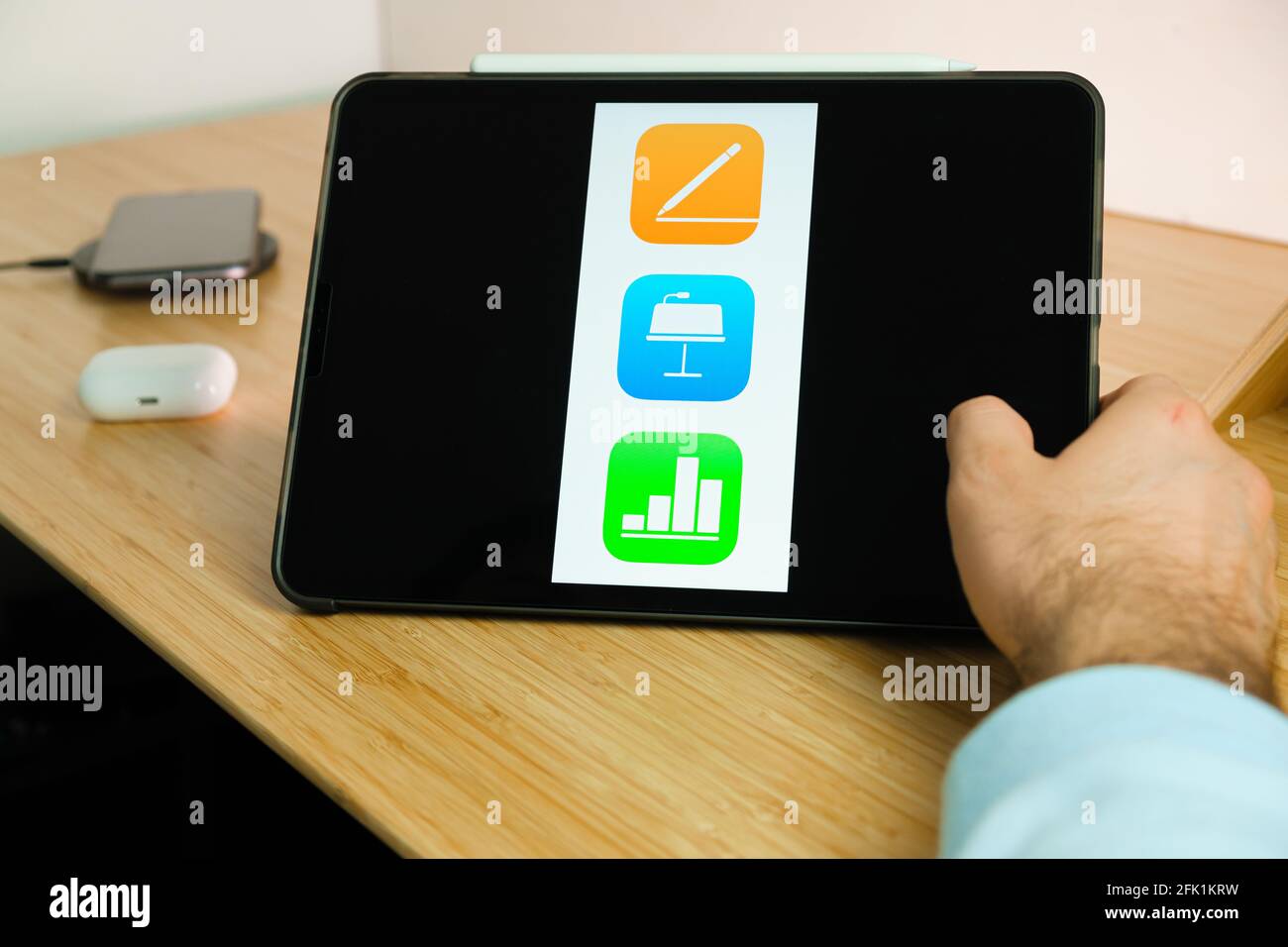 Apple keynote logo hi-res stock photography and images - Alamy