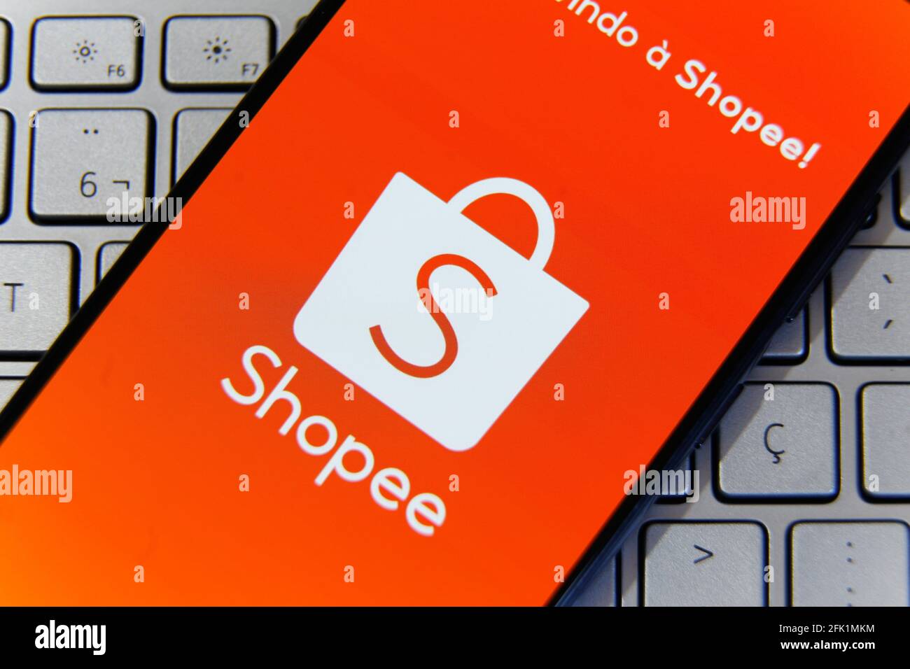 Shopee logo hi-res stock photography and images - Alamy