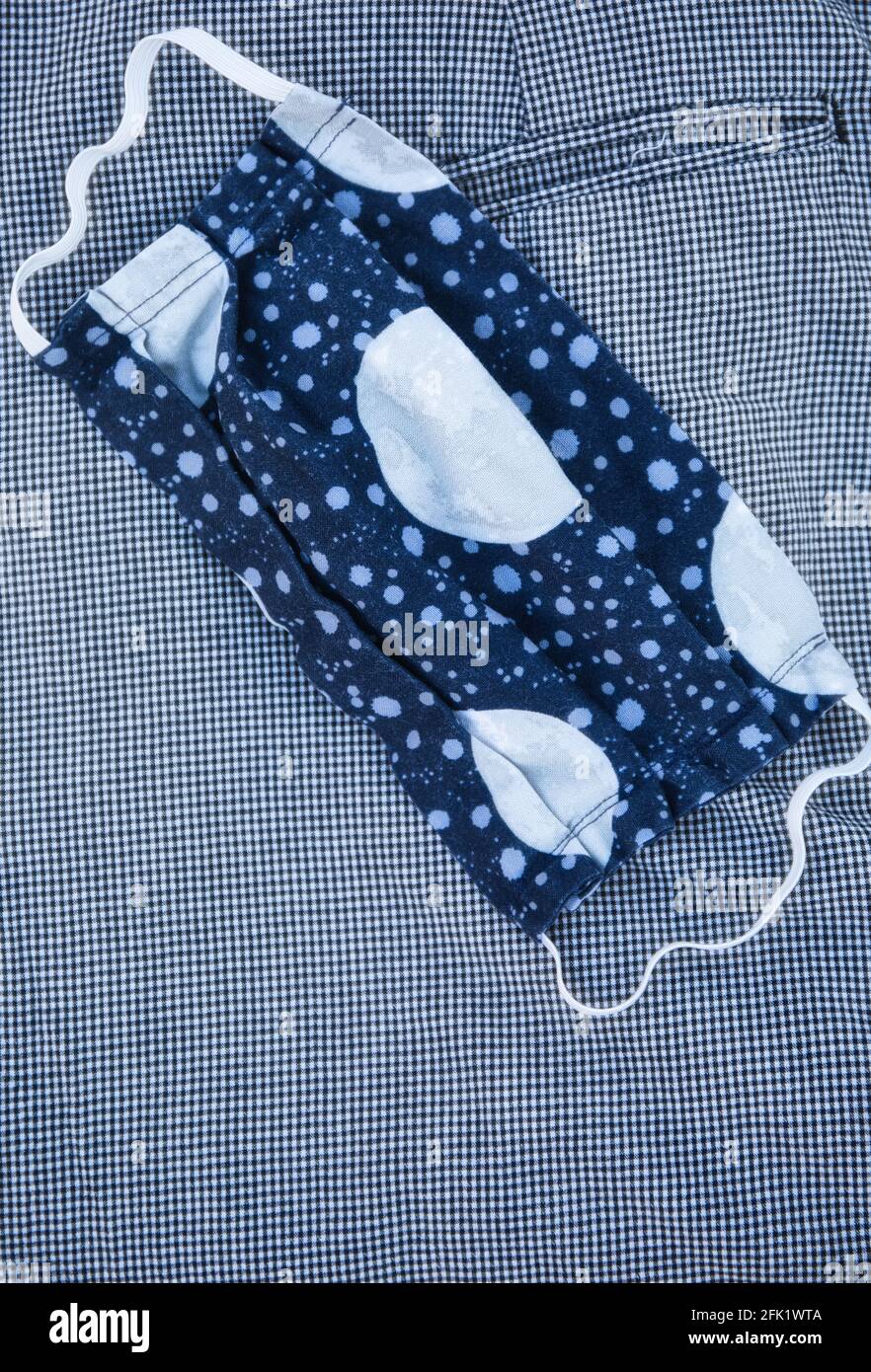 Checked mask hi-res stock photography and images - Alamy