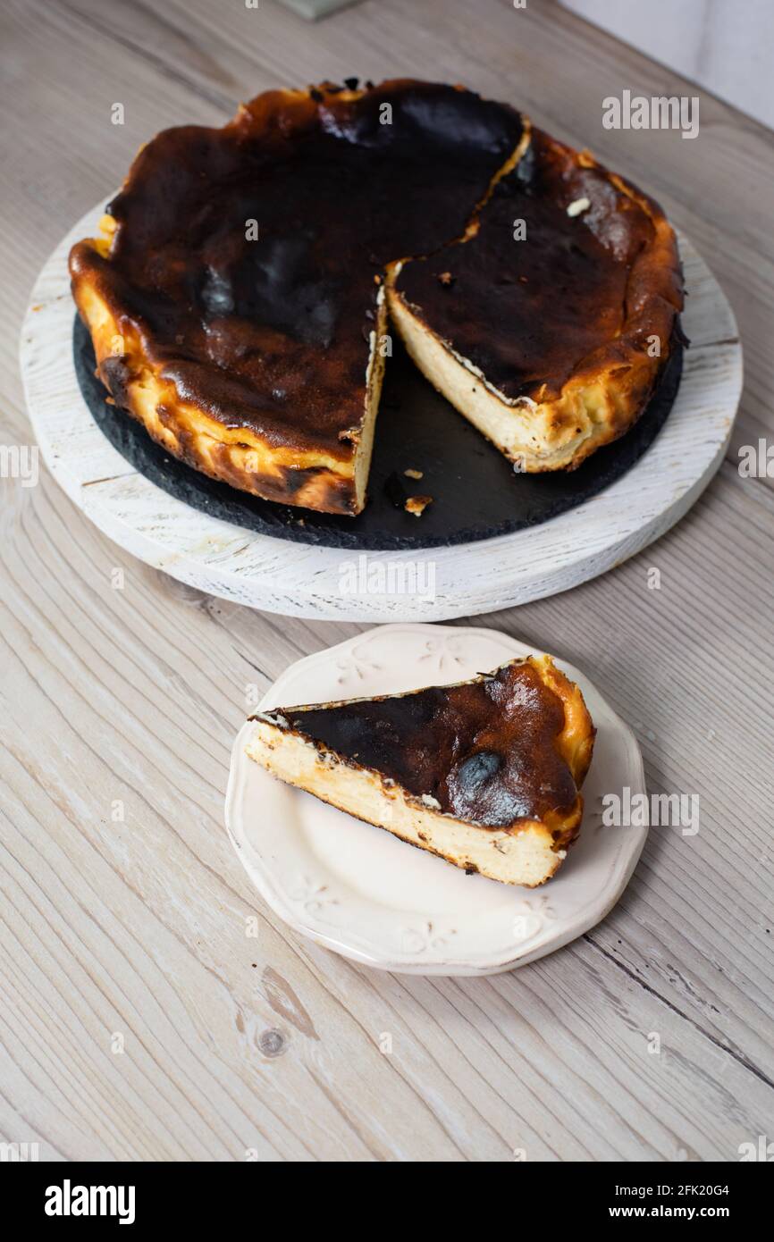 Burnt cheese cake hi-res stock photography and images - Alamy
