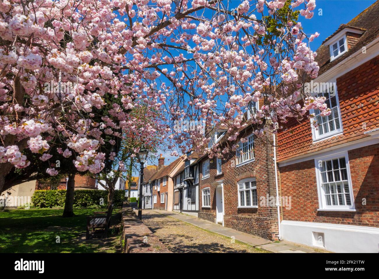 Church square rye houses hi-res stock photography and images - Alamy