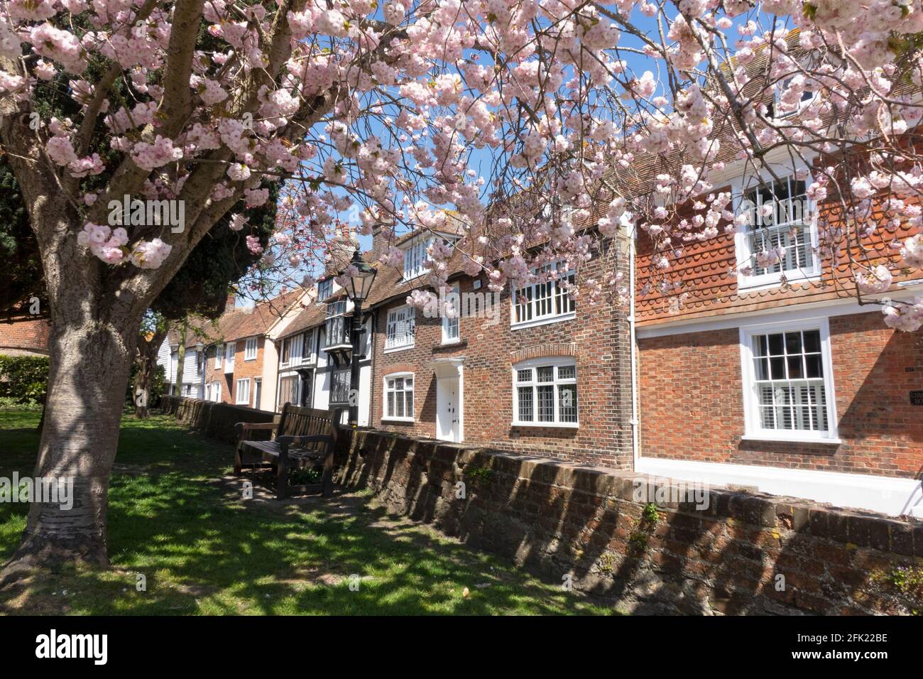 Church square rye houses hi-res stock photography and images - Alamy