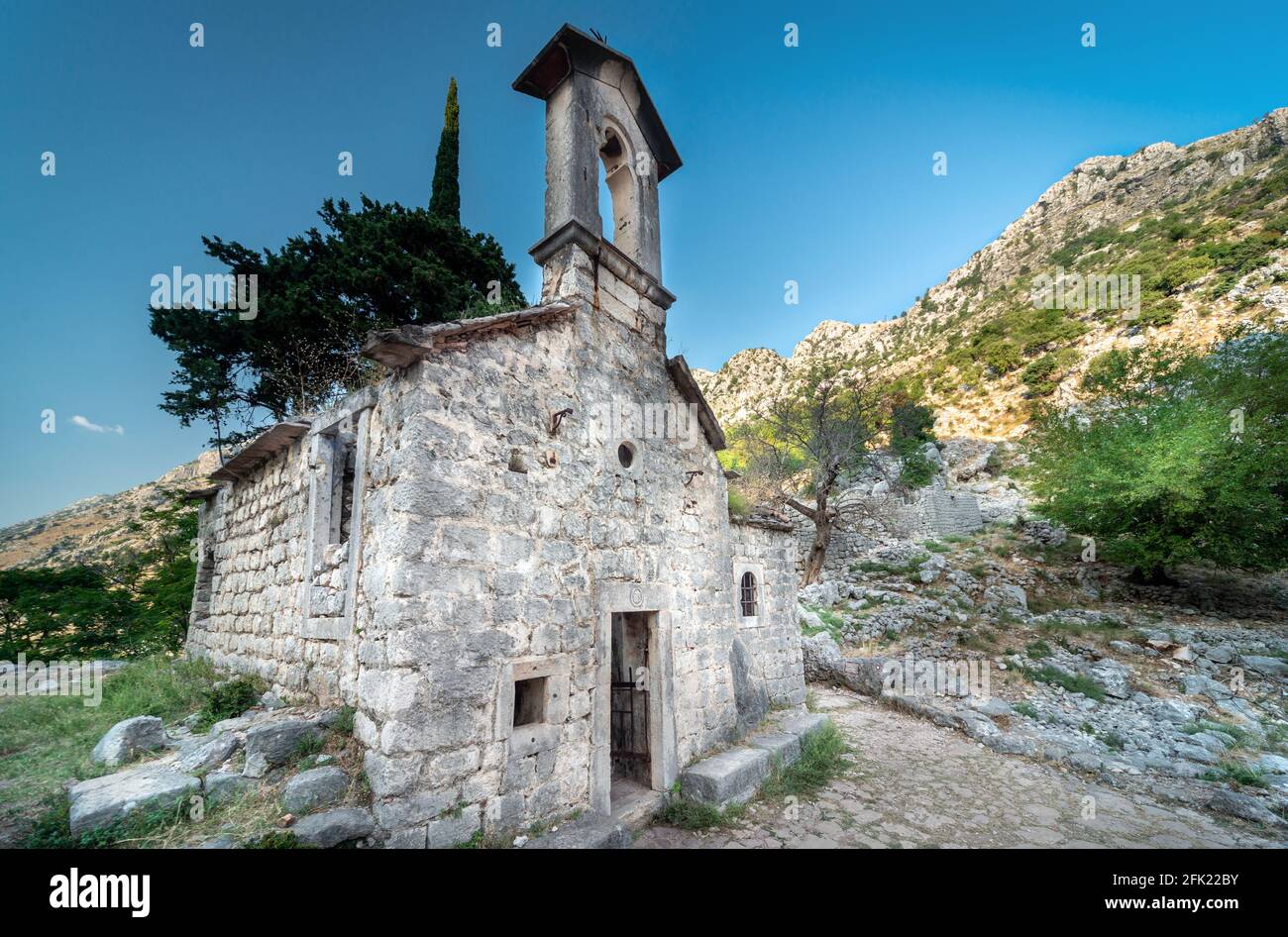 1000 years old church hi-res stock photography and images - Alamy