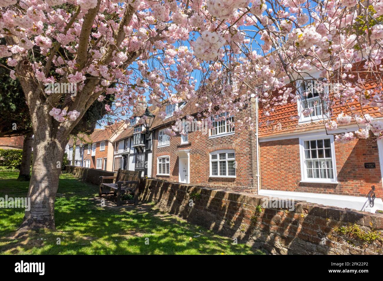 Church square rye houses hi-res stock photography and images - Alamy