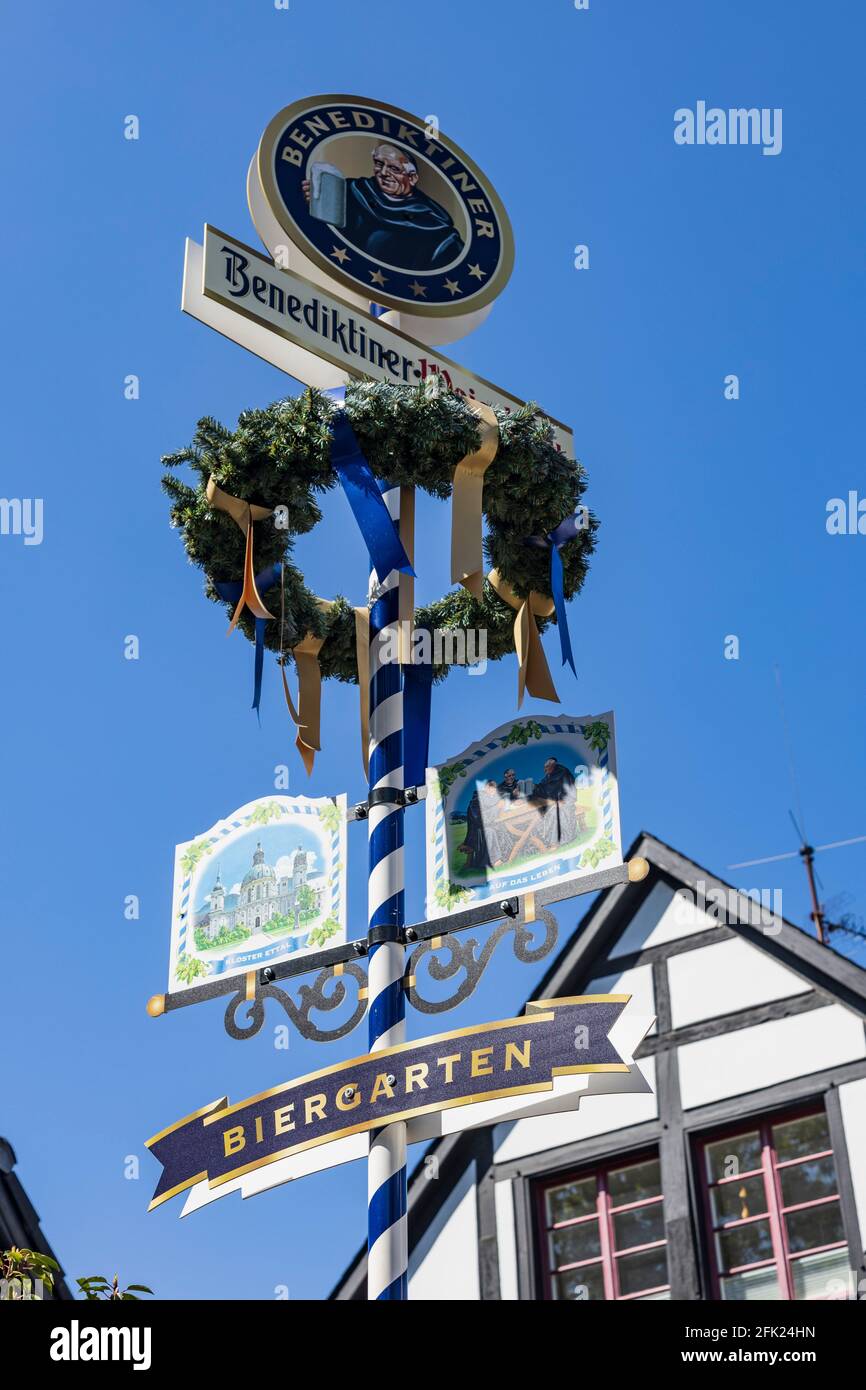 Beer garden sign hi-res stock photography and images - Alamy