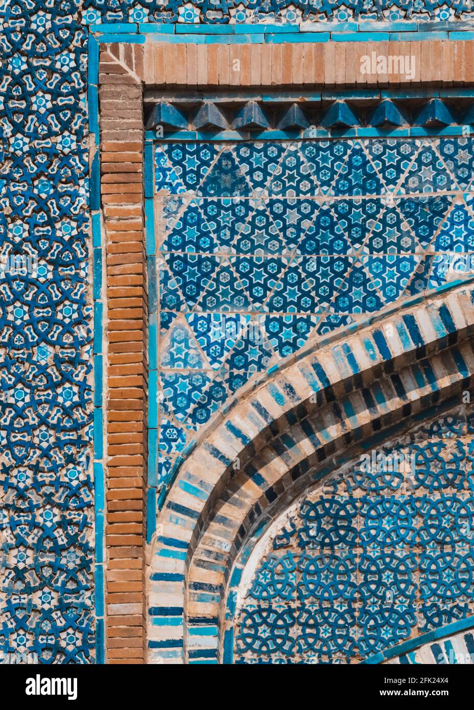 Islamic tile design hi-res stock photography and images - Alamy