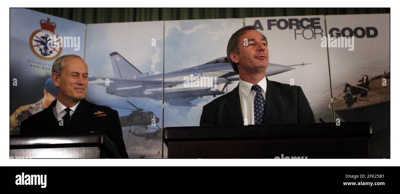 Geoff Hoon, Defence sec. and Admiral Sir Michael Boyce at a press ...