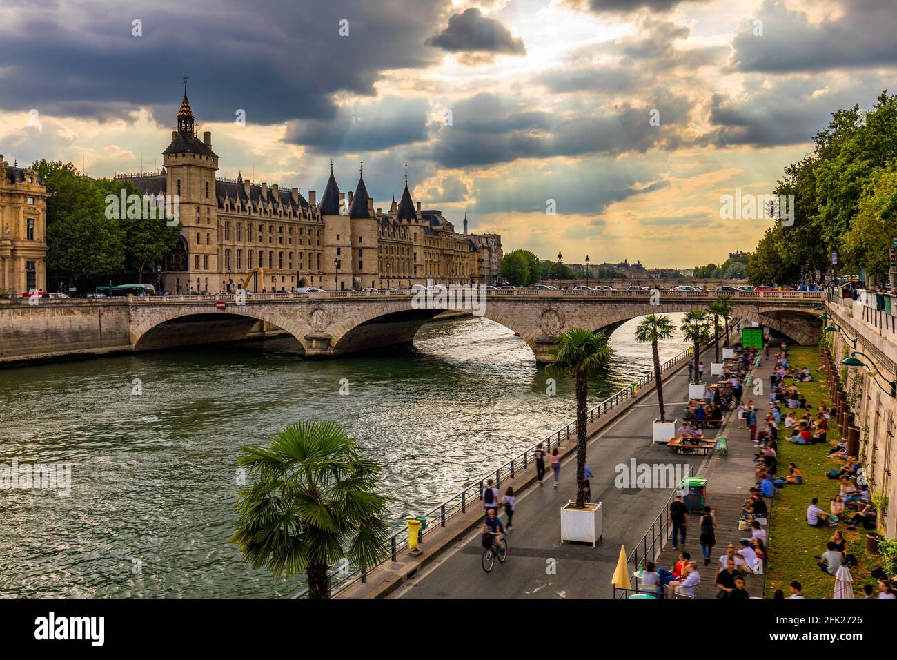 Facade cour hi-res stock photography and images - Alamy