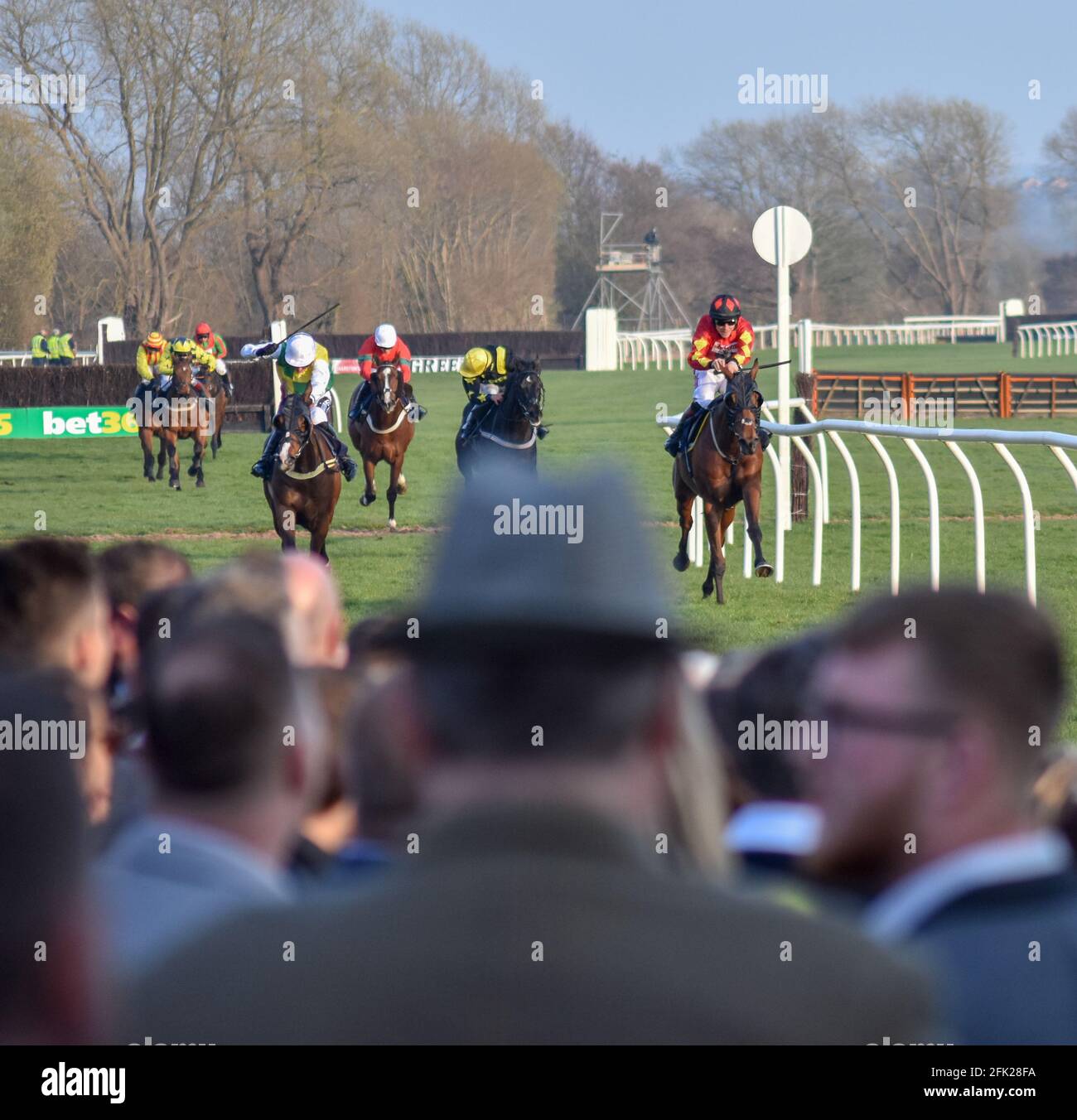 Uttoxeter national hunt racecourse hi-res stock photography and images ...