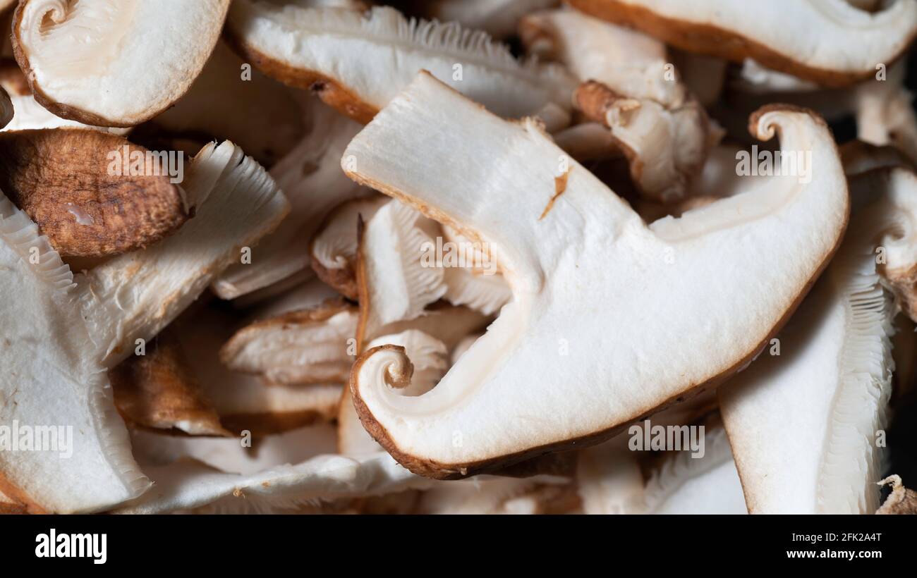 top view of sliced shitake mushrooms Stock Photo - Alamy