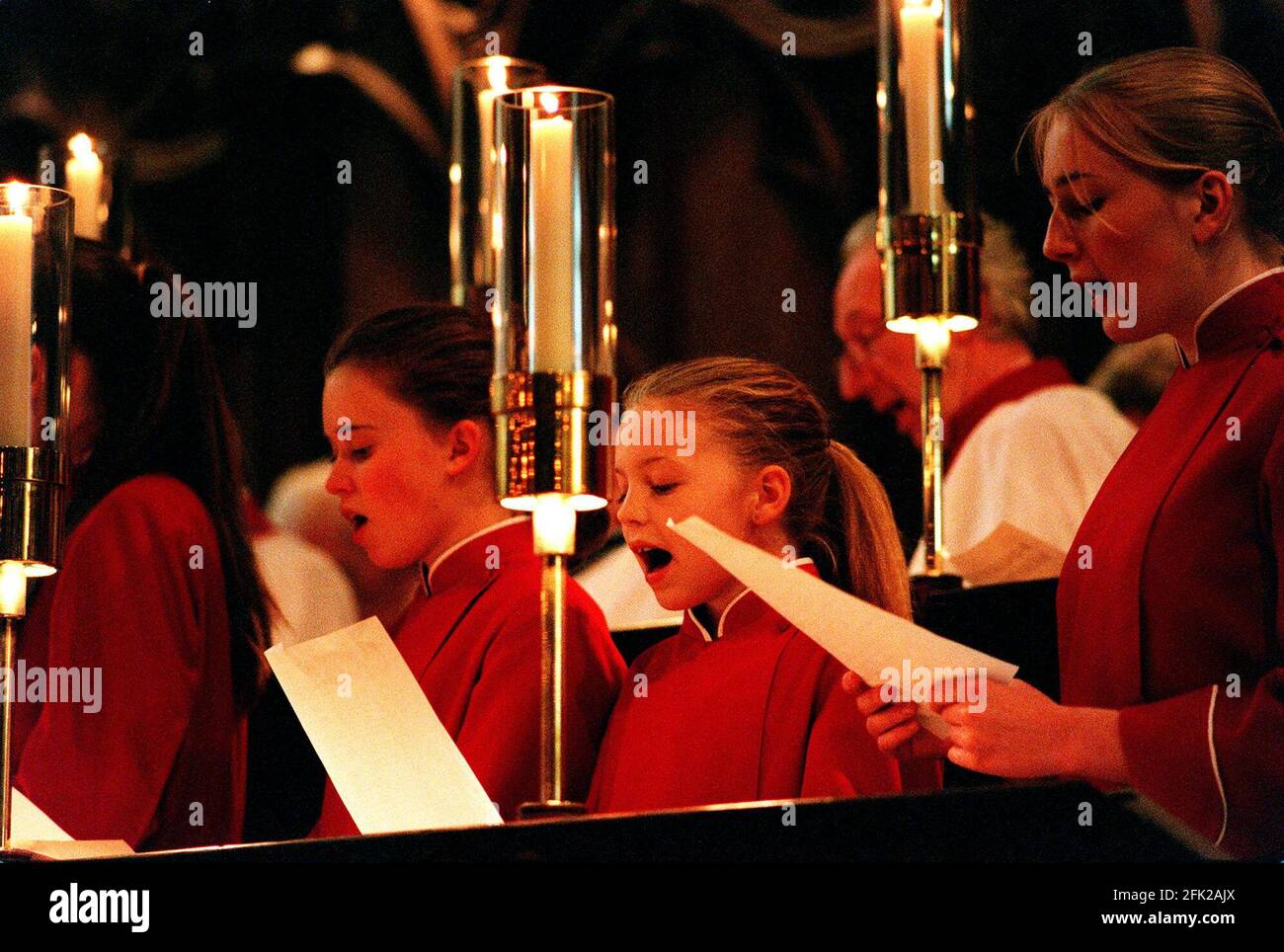 Girls cathedral choir hi-res stock photography and images - Alamy