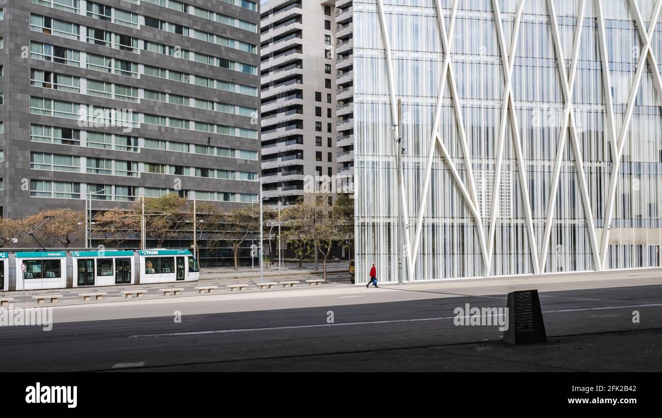 Diagonal lines in architecture hi-res stock photography and images - Alamy