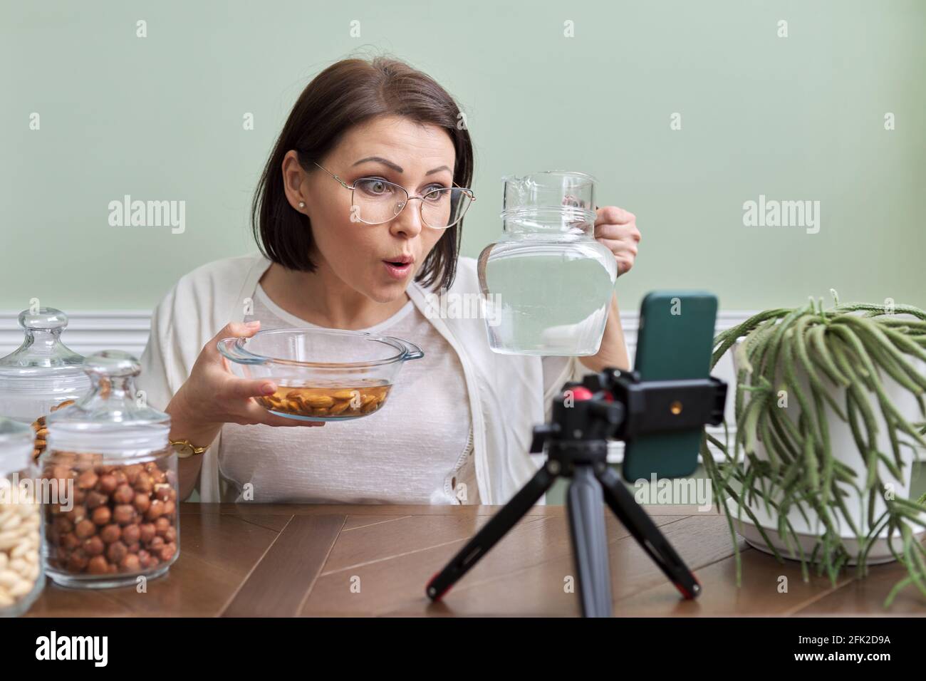 Pistachio health benefits hi-res stock photography and images - Alamy