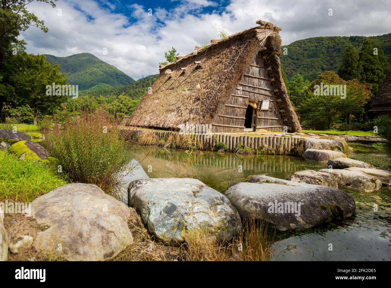 Japan thatched roof house hi-res stock photography and images - Alamy
