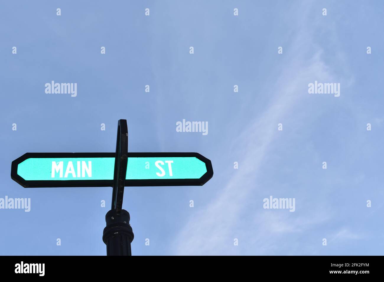 Small town traffic light hi-res stock photography and images - Alamy