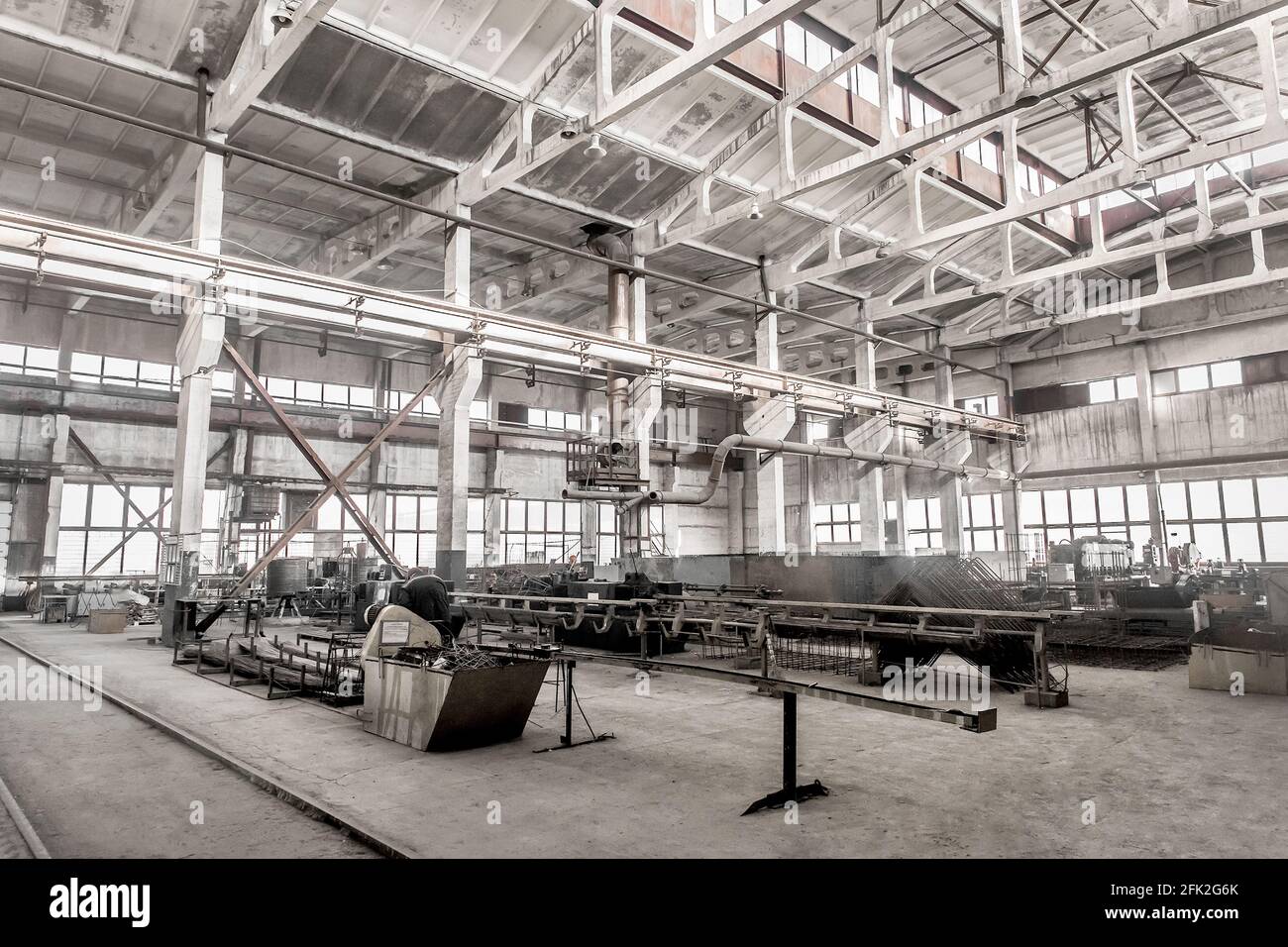 Automation of industrial valves hi-res stock photography and images - Alamy
