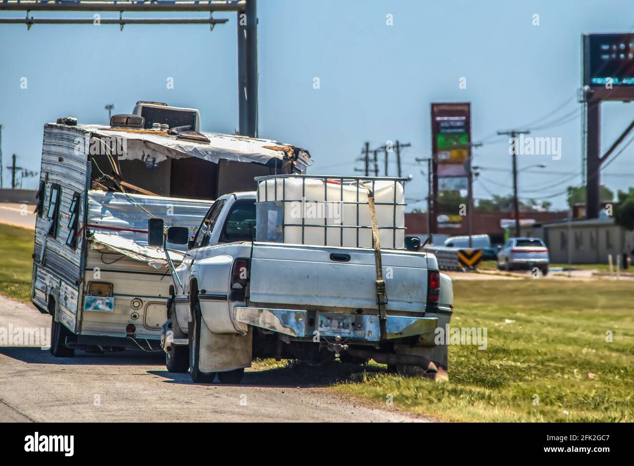 Scrap caravan hi-res stock photography and images - Alamy