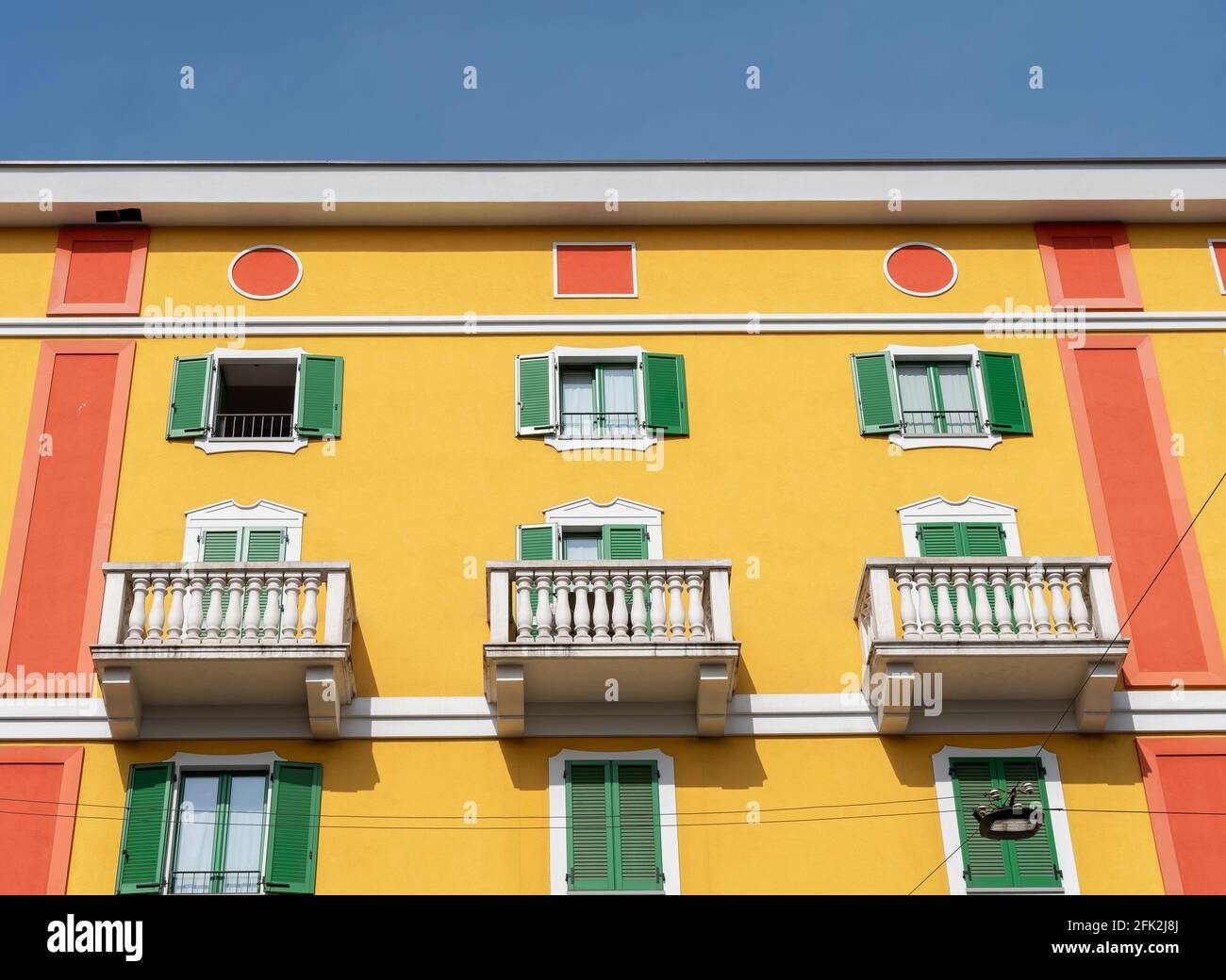Blue sky milan hi-res stock photography and images - Alamy