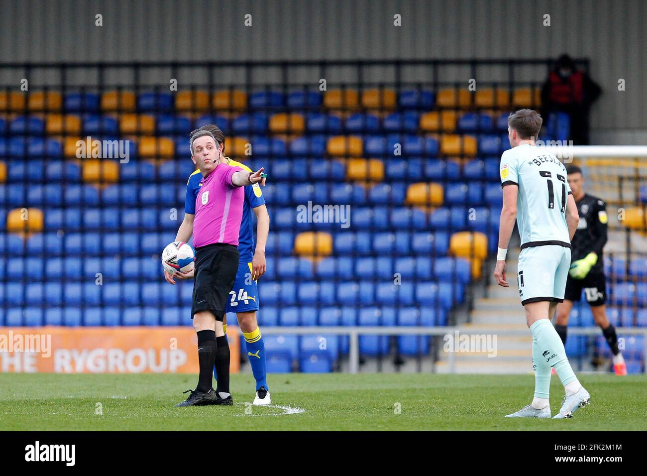 Carl brook referee hi-res stock photography and images - Alamy