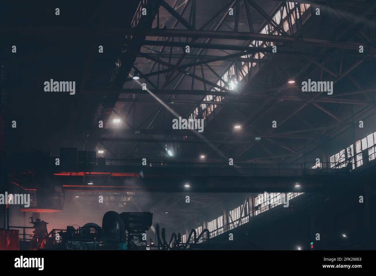 Cast iron beams hi-res stock photography and images - Alamy