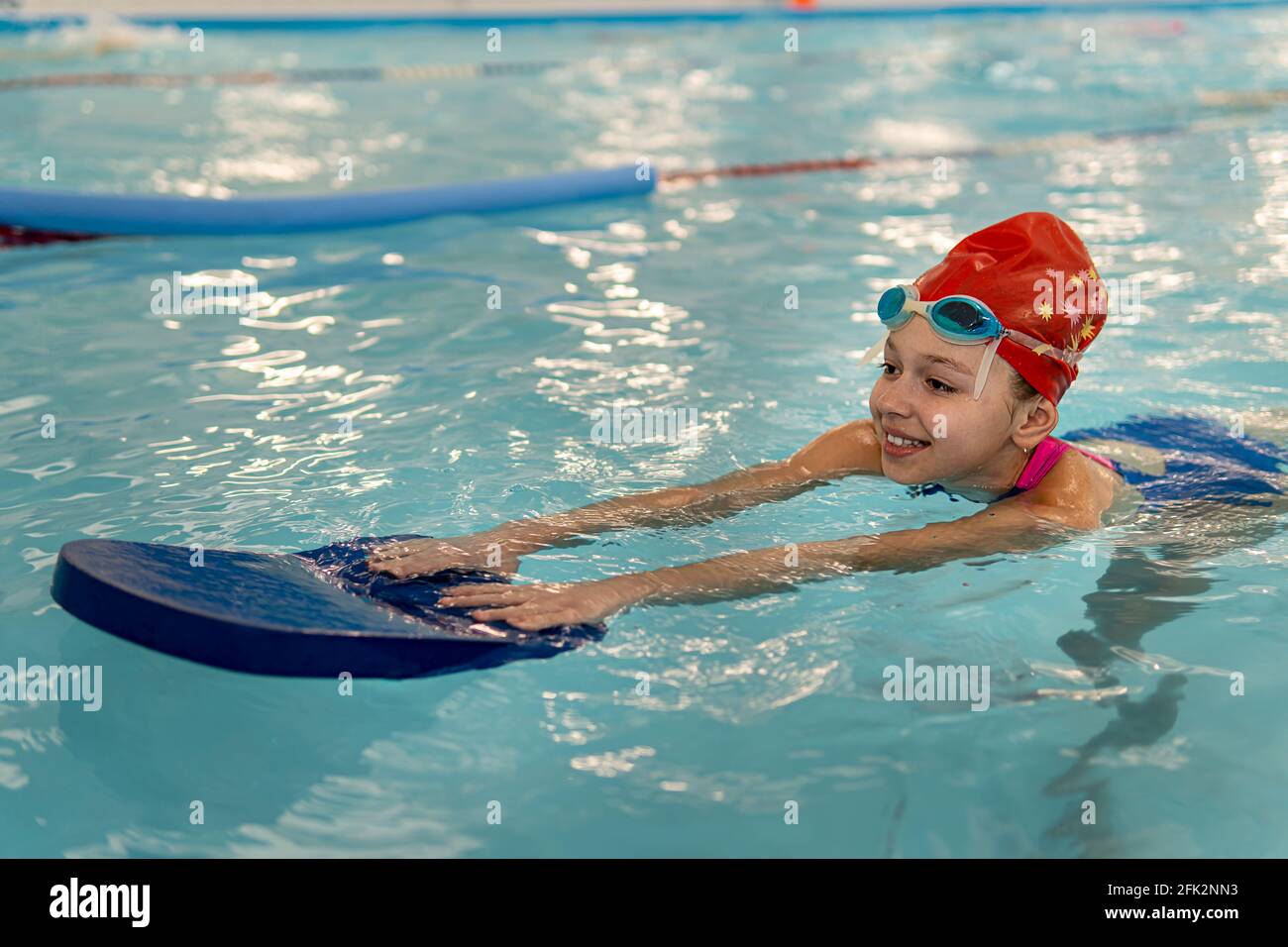 Kid sports swimmer female hi-res stock photography and images - Alamy