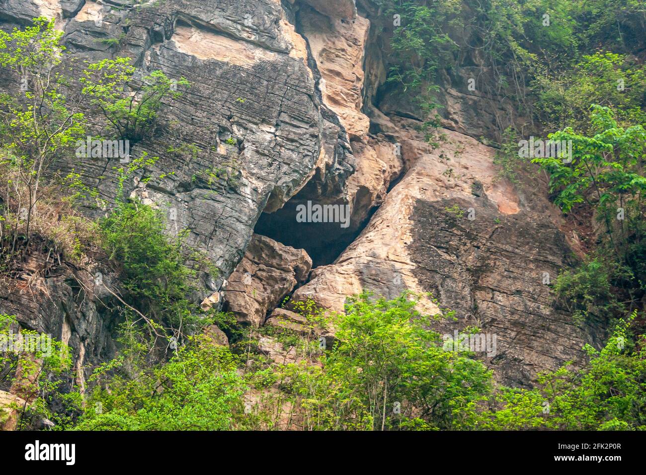Wu gorge entrance hi-res stock photography and images - Alamy