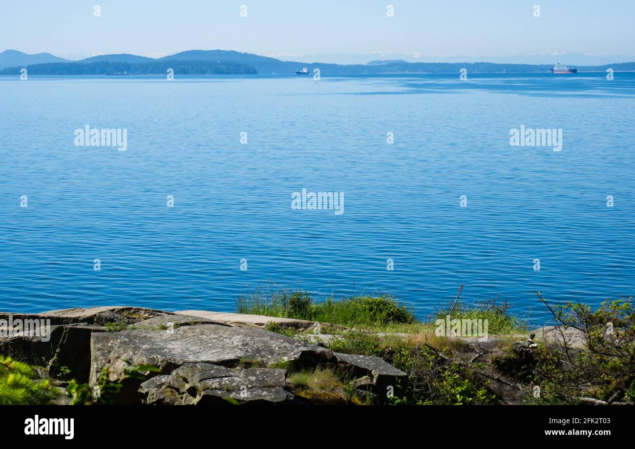 US Pacific coast - view of the ocean and islands from Larrabee state ...