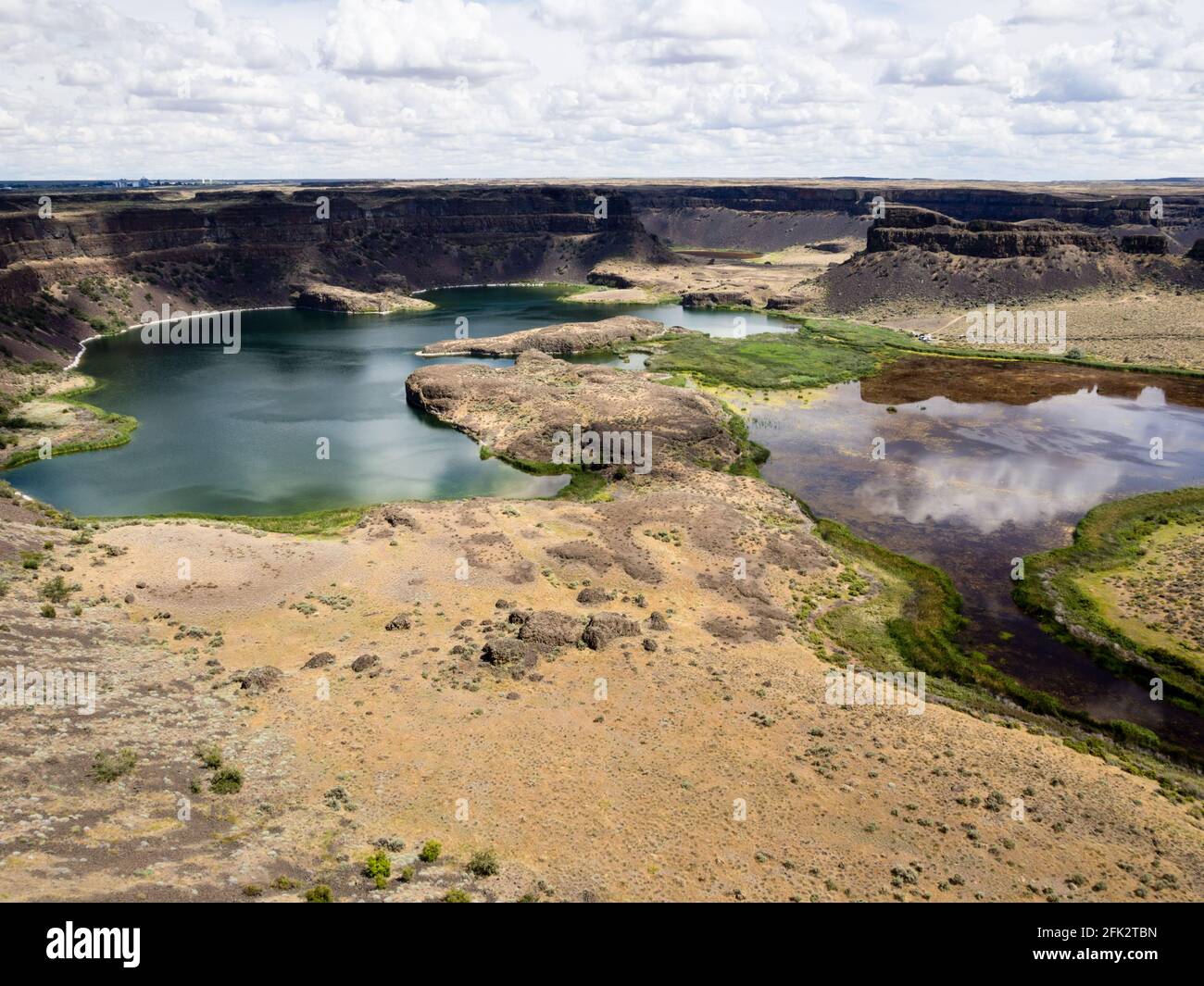 Dry Falls, a site of dried Ice Age giant waterfall in Washington state ...