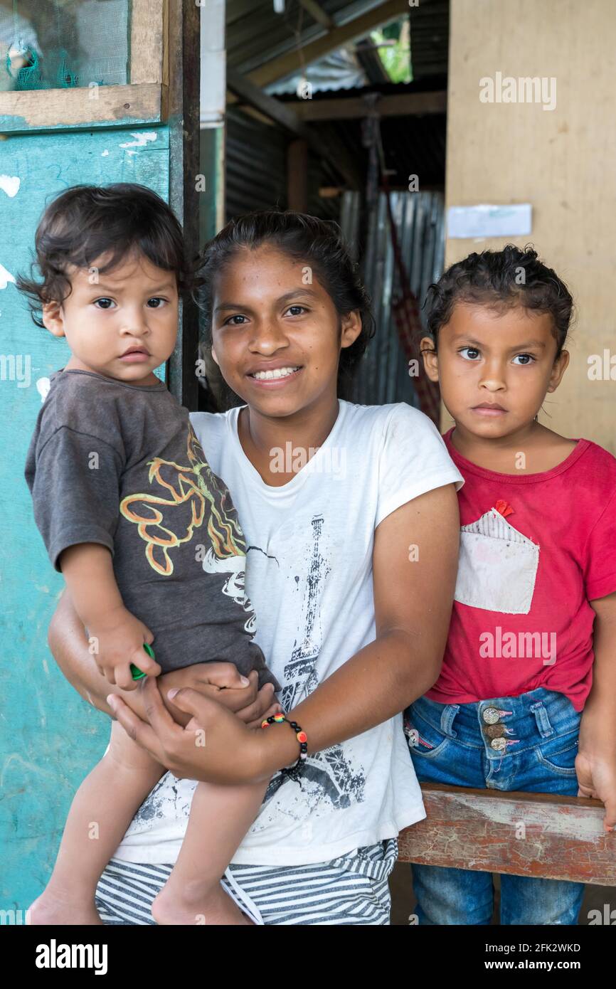 Peruvian River People High Resolution Stock Photography and Images - Alamy