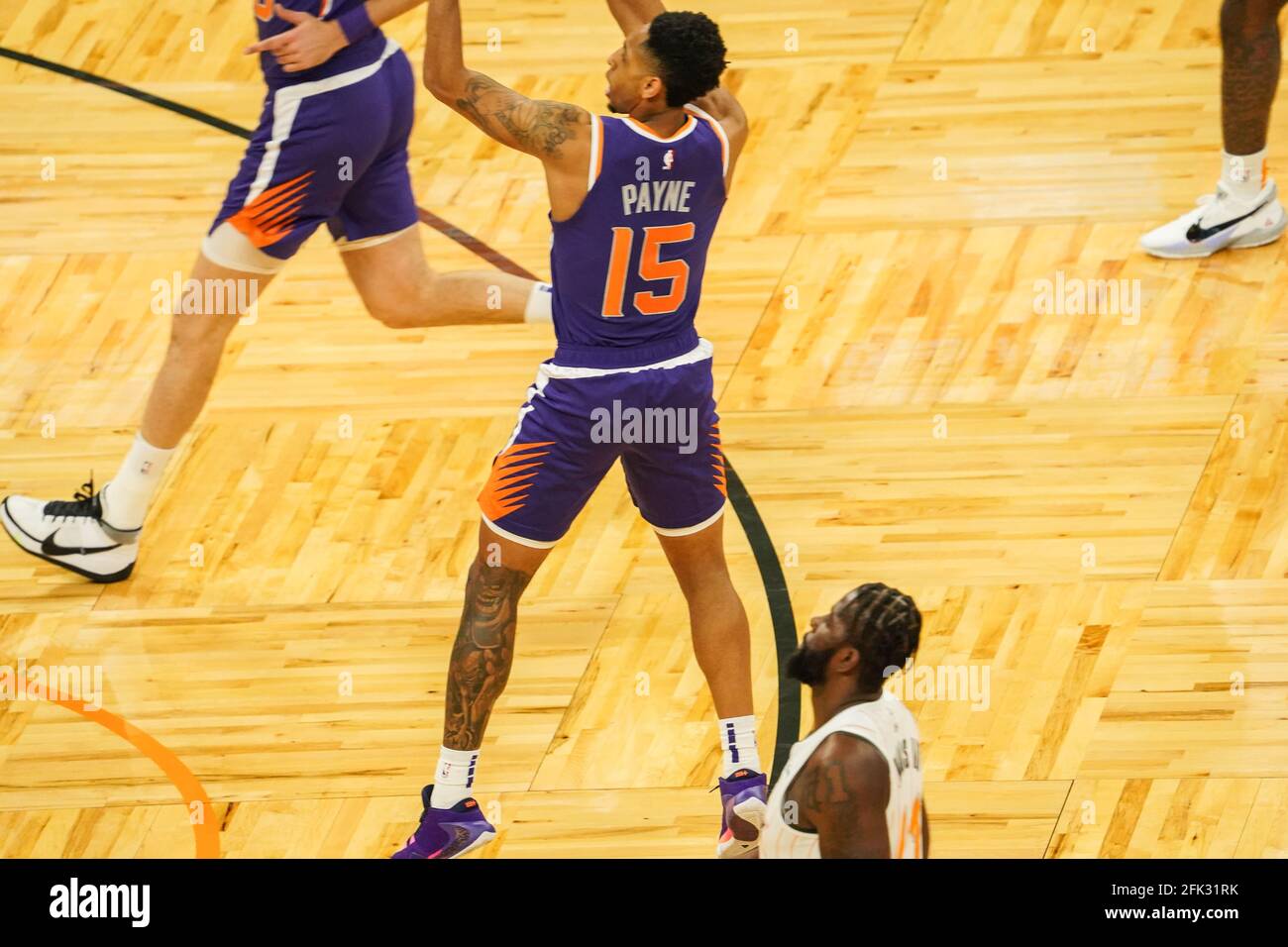 Cameron payne phoenix suns hi-res stock photography and images - Alamy