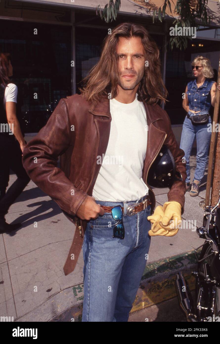 Lorenzo Lamas 1992 Credit: Ralph Dominguez/MediaPunch Stock Photo - Alamy