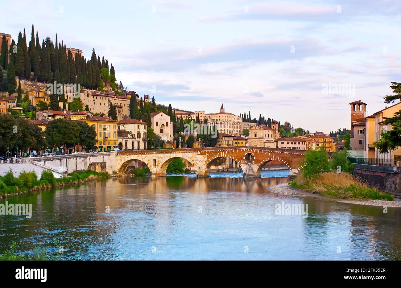 Enjoy iconic landmarks of Verona - antique Roman Ponte Pietra (Stone ...
