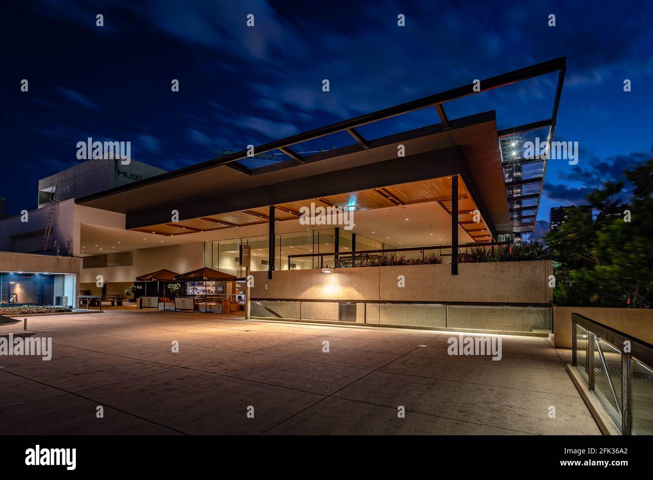 Australia queensland brisbane gallery hi-res stock photography and ...