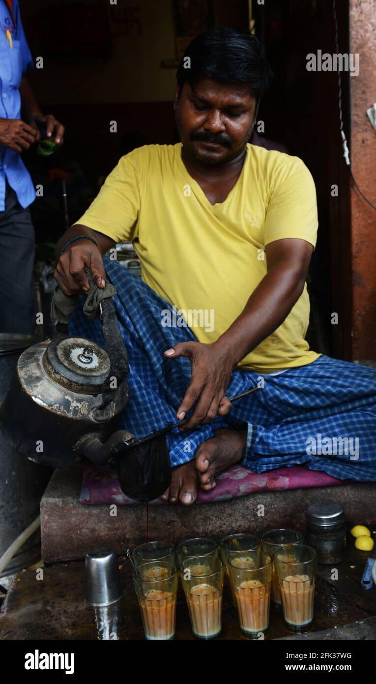 An Indian Chai vendor ( Indian milk tea ) in Varanasi, India Stock ...