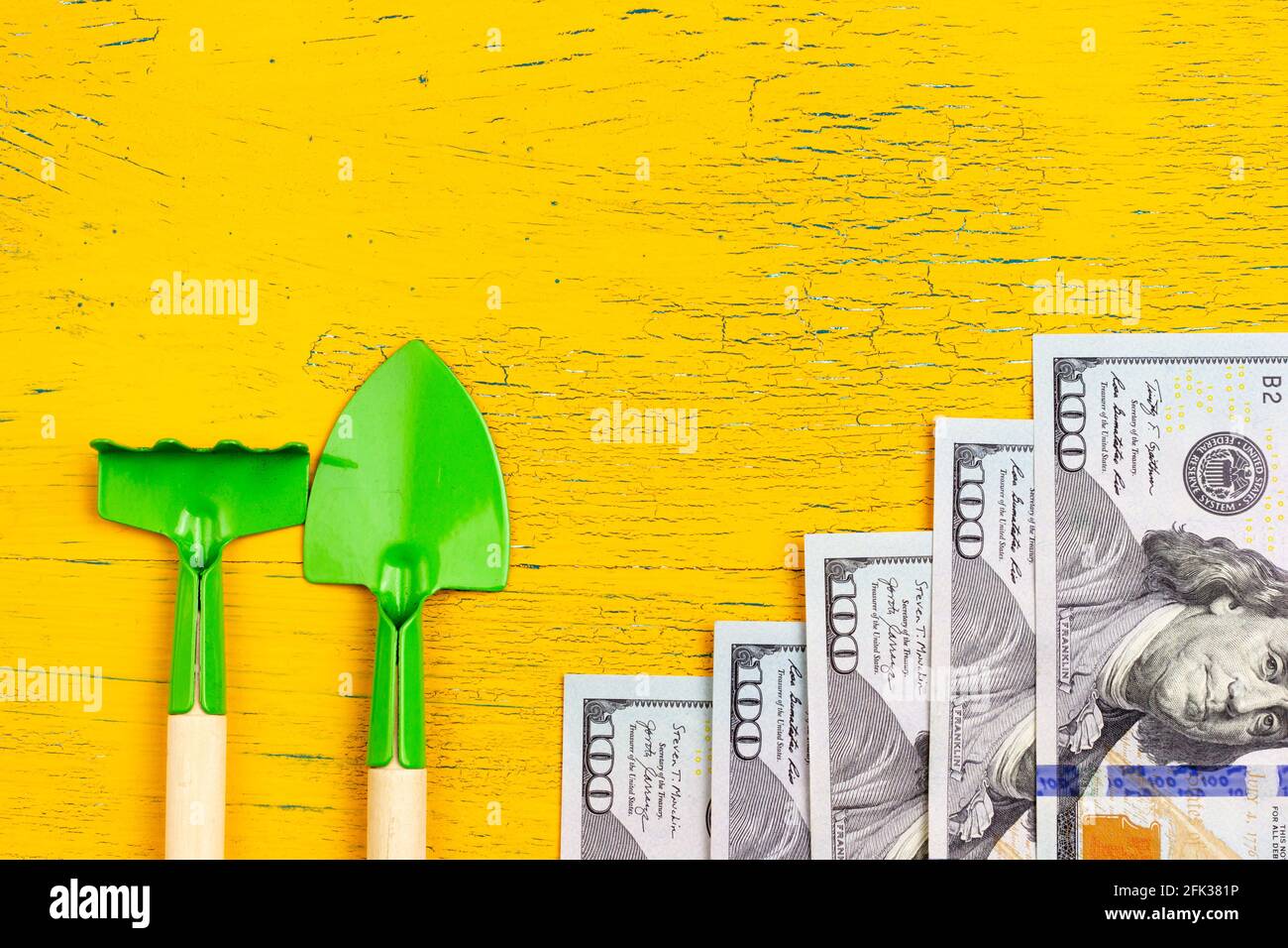 Growth management tools hi-res stock photography and images - Alamy