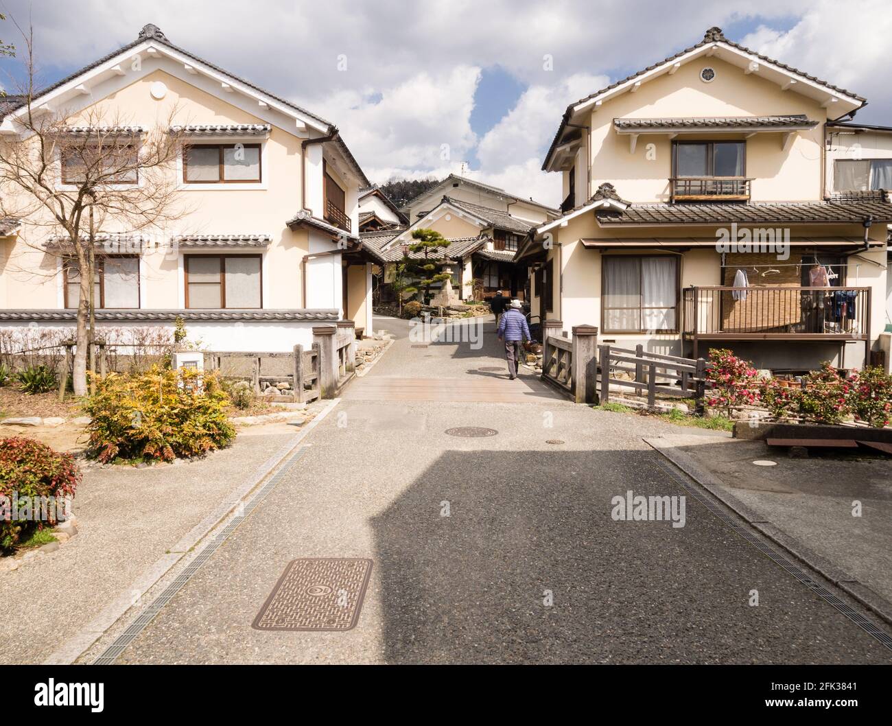 Edo style houses hi-res stock photography and images - Alamy