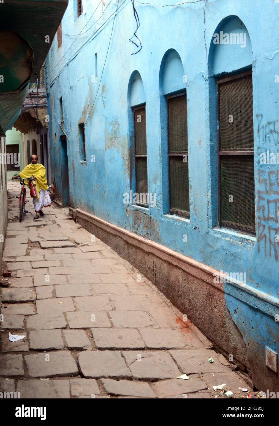 Old streets of india hi-res stock photography and images - Alamy