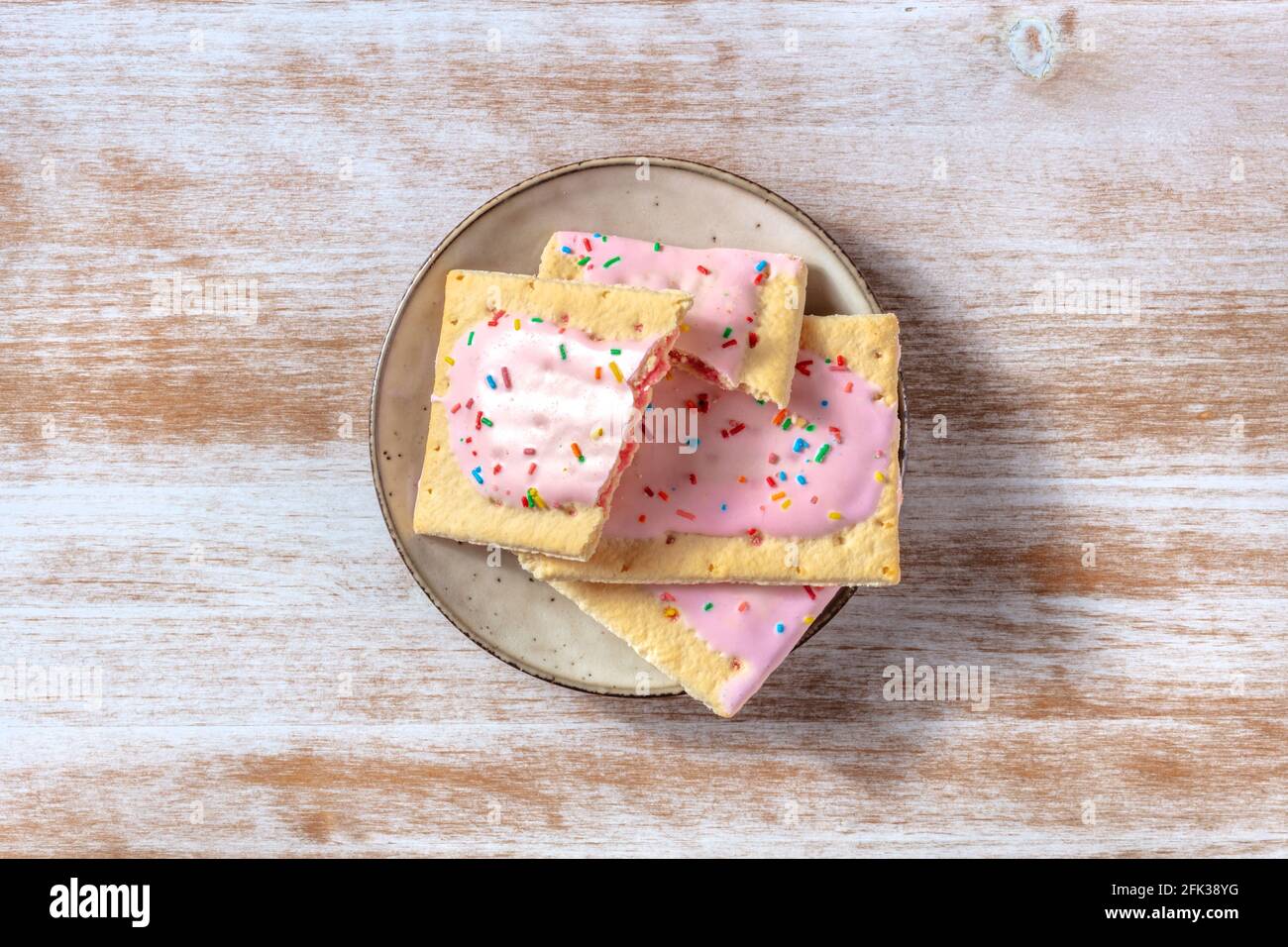 Strawberry pop tarts hi-res stock photography and images - Alamy