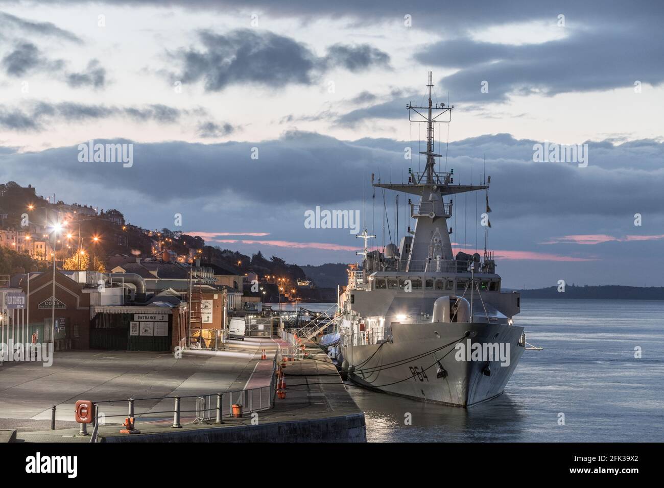 Irish defence forces naval service base hi-res stock photography and ...