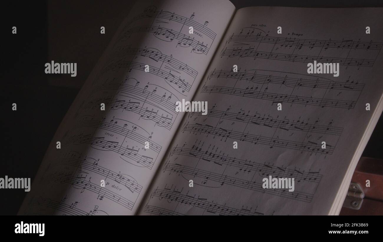 Handwritten note clef hi-res stock photography and images - Alamy