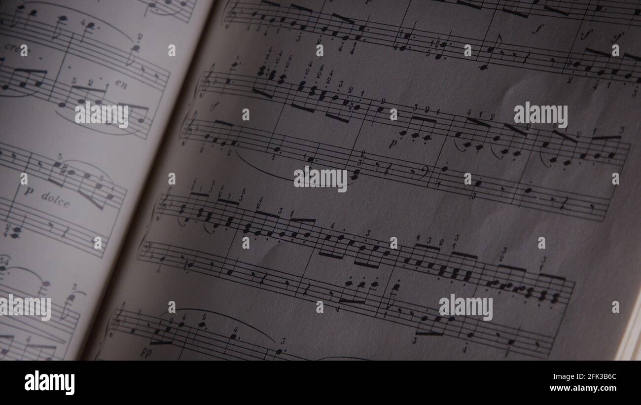 Handwritten note clef hi-res stock photography and images - Alamy