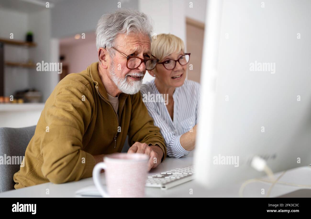 Old man computer learning hi-res stock photography and images - Alamy